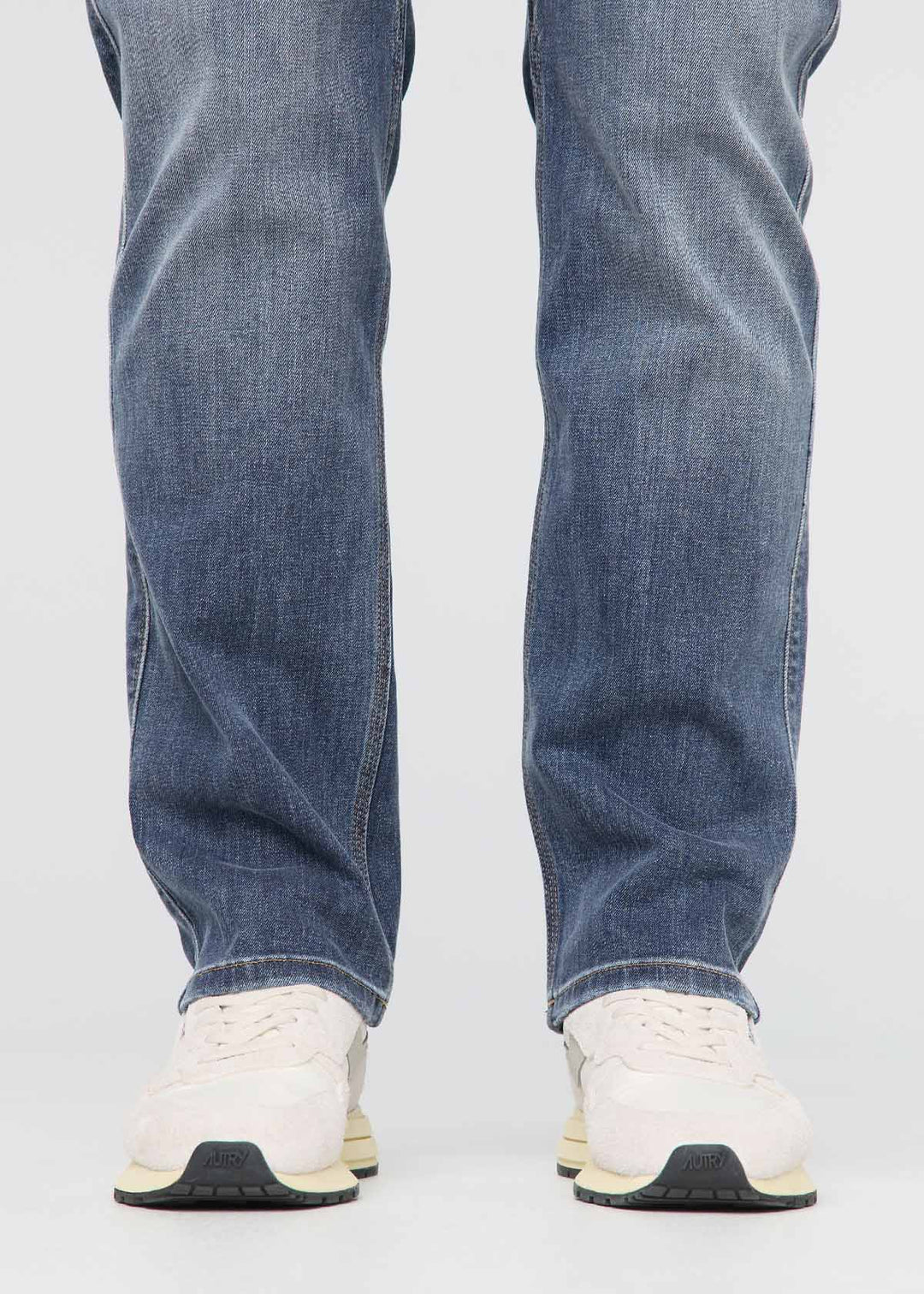 Men's Faded Straight Fit Stretch Jeans