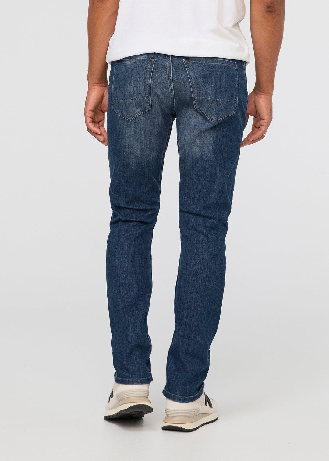 Men's Medium Wash Relaxed Fit Stretch Jeans