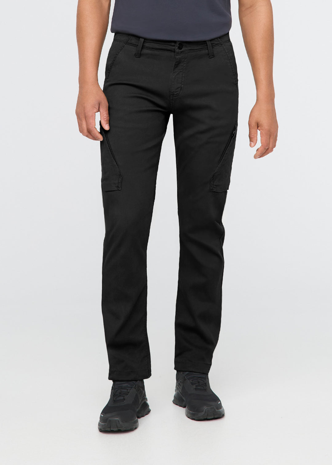 Men's Black Relaxed Water Resistant Cargo Pant